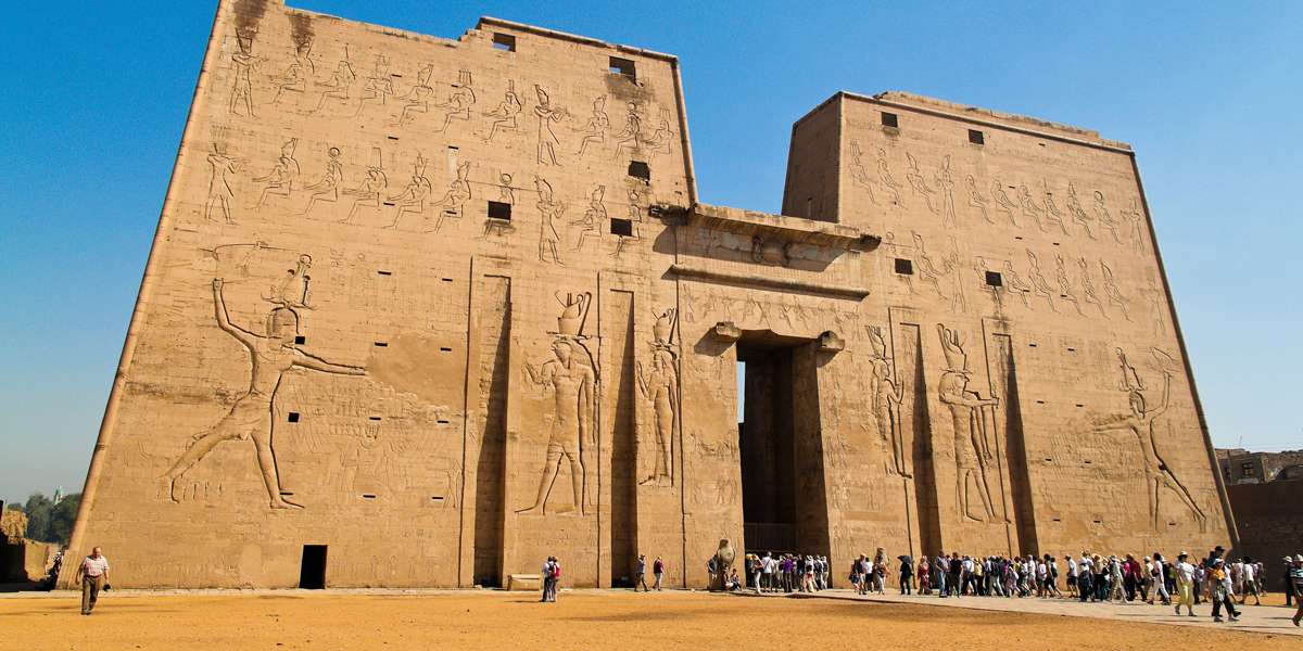Ancient Egyptian Architecture – Temples, Pyramids & Symbolism